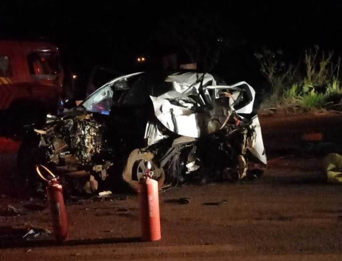 TRAGÉDIA Identificado o casal que morreu em colisão carreta